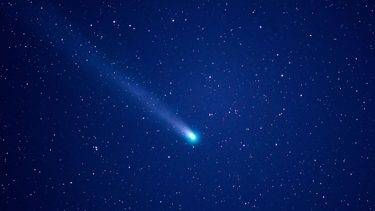 New Comet Brightening Fast in Morning Sky - The Night Sky Guy